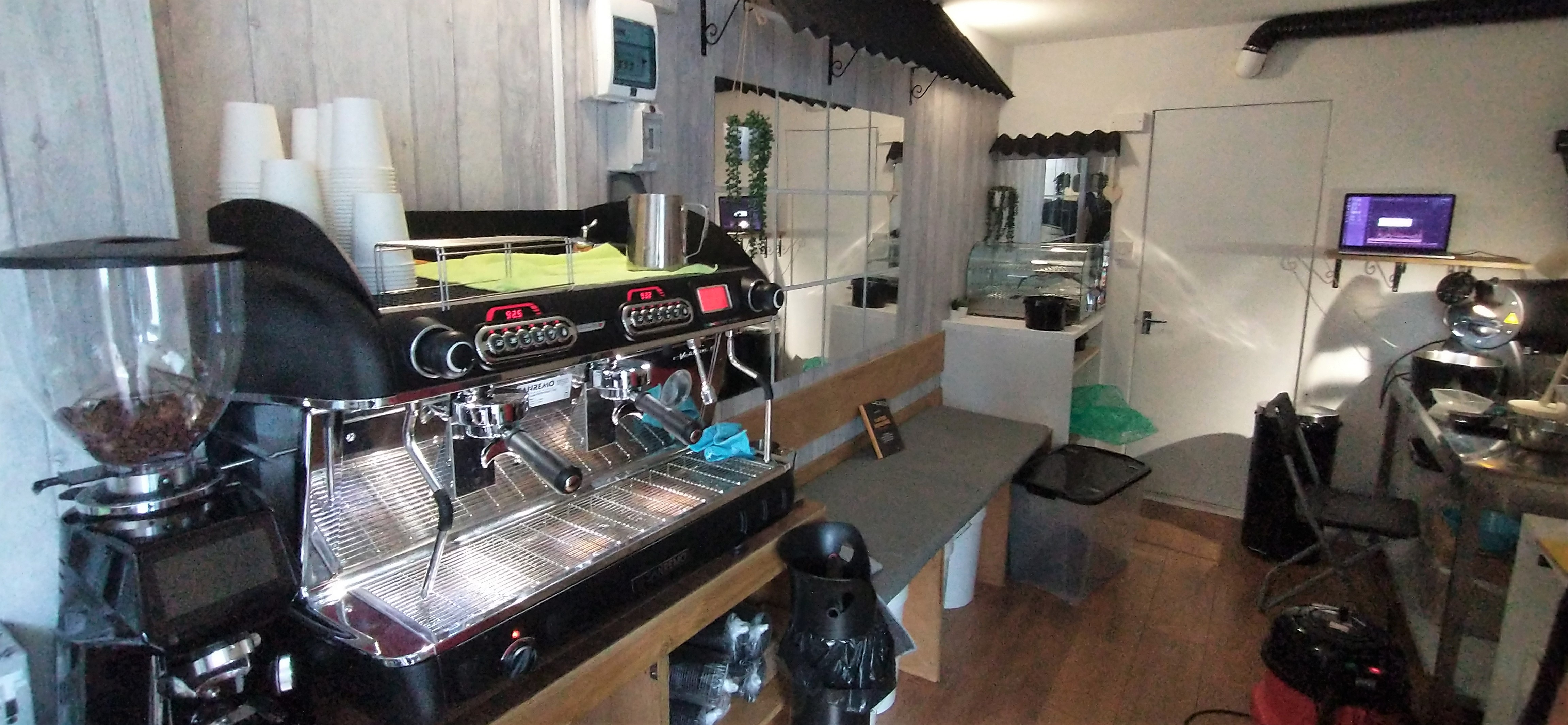 New business in an unusual location: AL Coffee Roasters, a Colombian ...